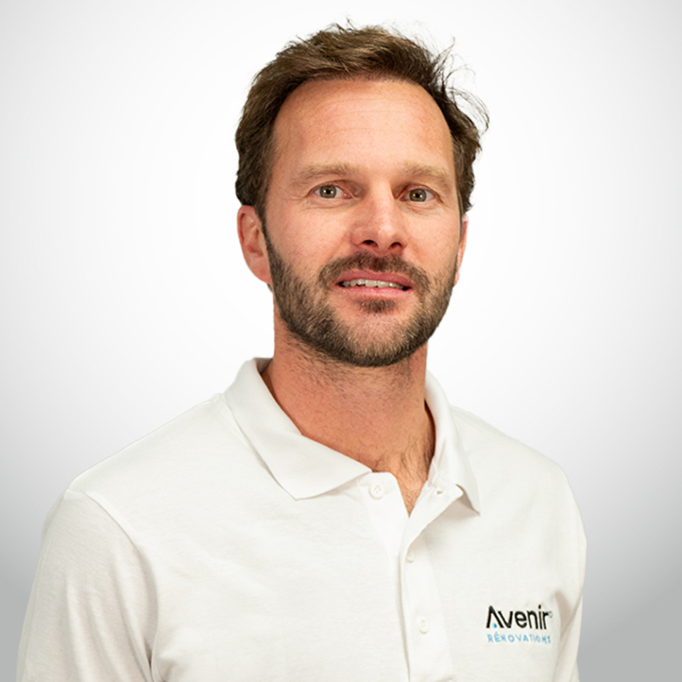 Interview de Thibault Villette, franchisé Avenir Rénovations à Nice (06) - L'Express Franchise